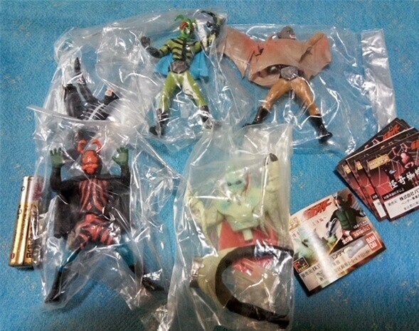 Yahoo!オークション - 仮面ライダー 怪人・戦闘員 35種 初版 バンダイH...