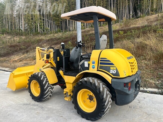Yahoo!オークション - タイヤショベル(ホイールローダー) コマツ WA50-...