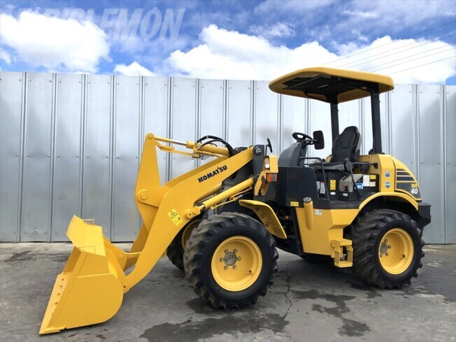 Yahoo!オークション - タイヤショベル(ホイールローダー) コマツ WA40-...