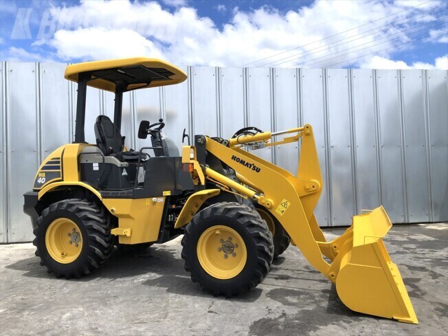 Yahoo!オークション - タイヤショベル(ホイールローダー) コマツ WA40-...