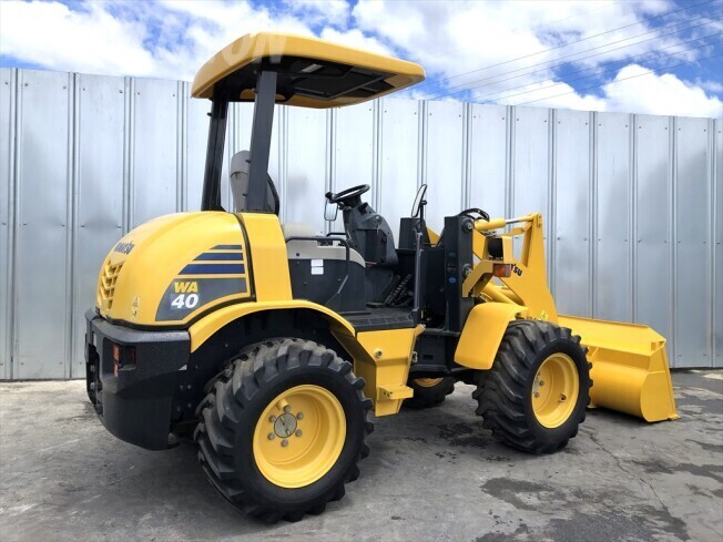 Yahoo!オークション - タイヤショベル(ホイールローダー) コマツ WA40-...