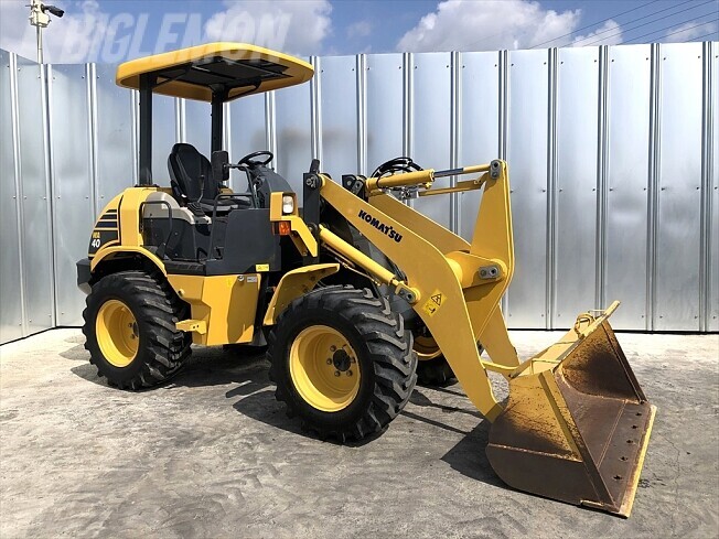 Yahoo!オークション - タイヤショベル(ホイールローダー) コマツ WA40-...