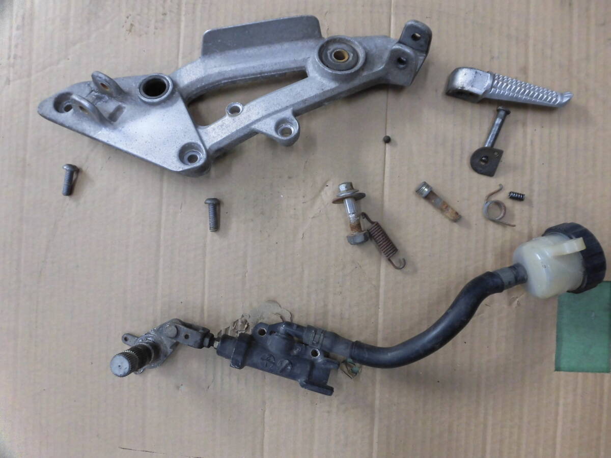 Yahoo!オークション - YAMAHA XJR400 4HM 右側ステッププレート・マス...