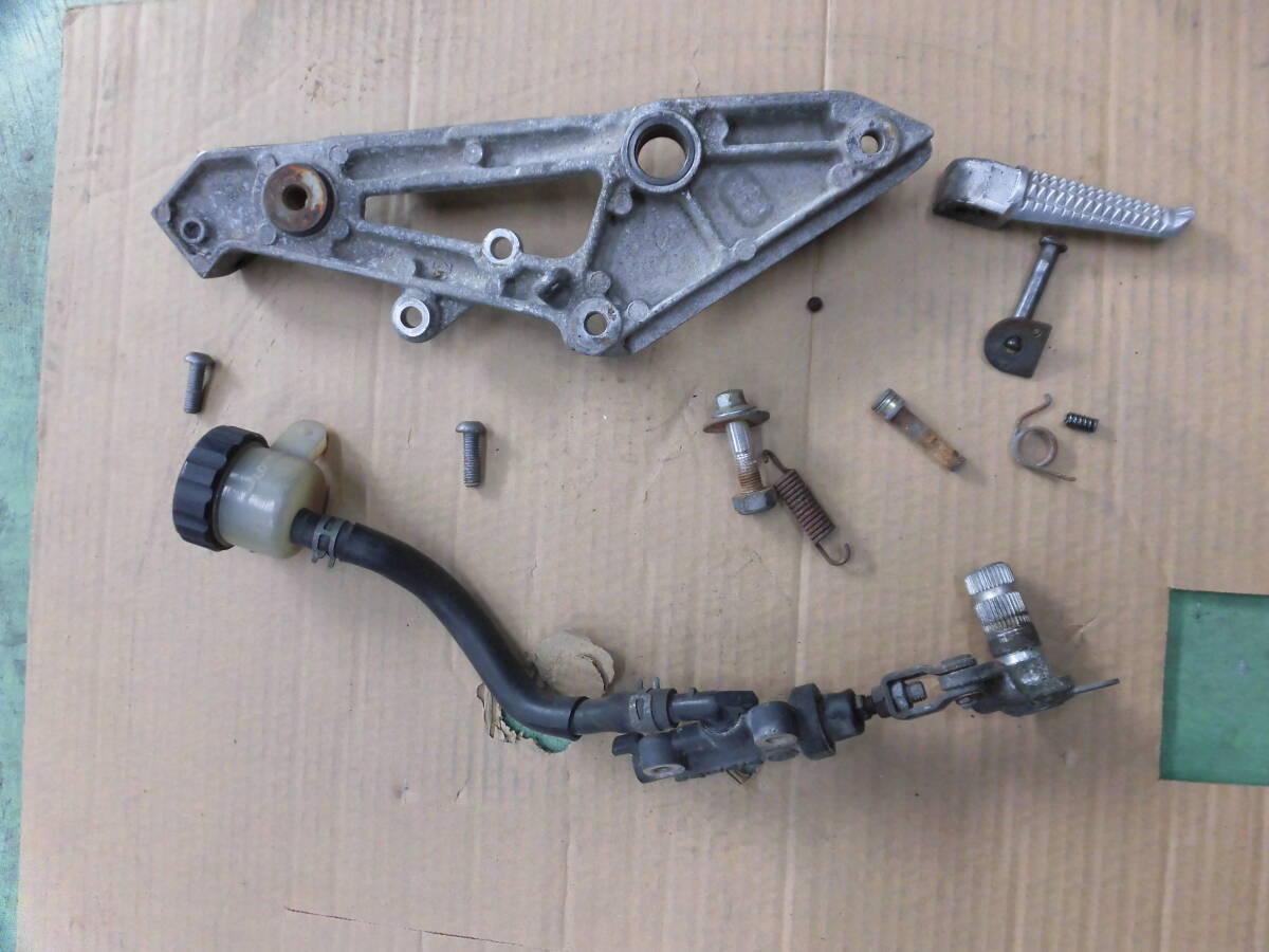 Yahoo!オークション - YAMAHA XJR400 4HM 右側ステッププレート・マス...