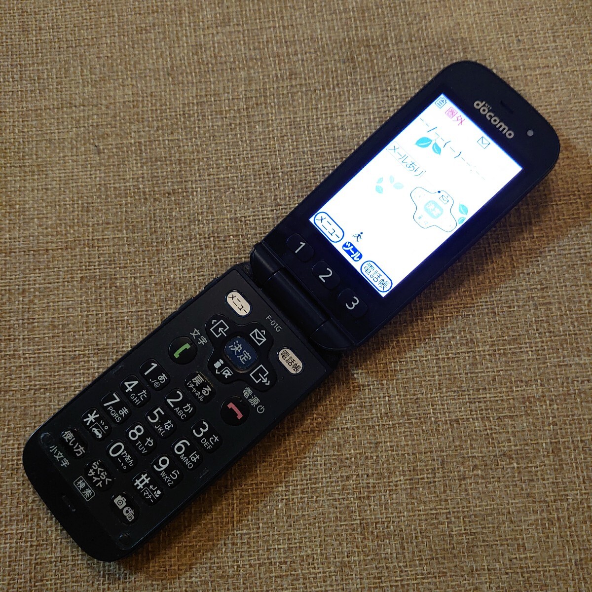 Yahoo!オークション - 美品 F-01G docomo ネイビー