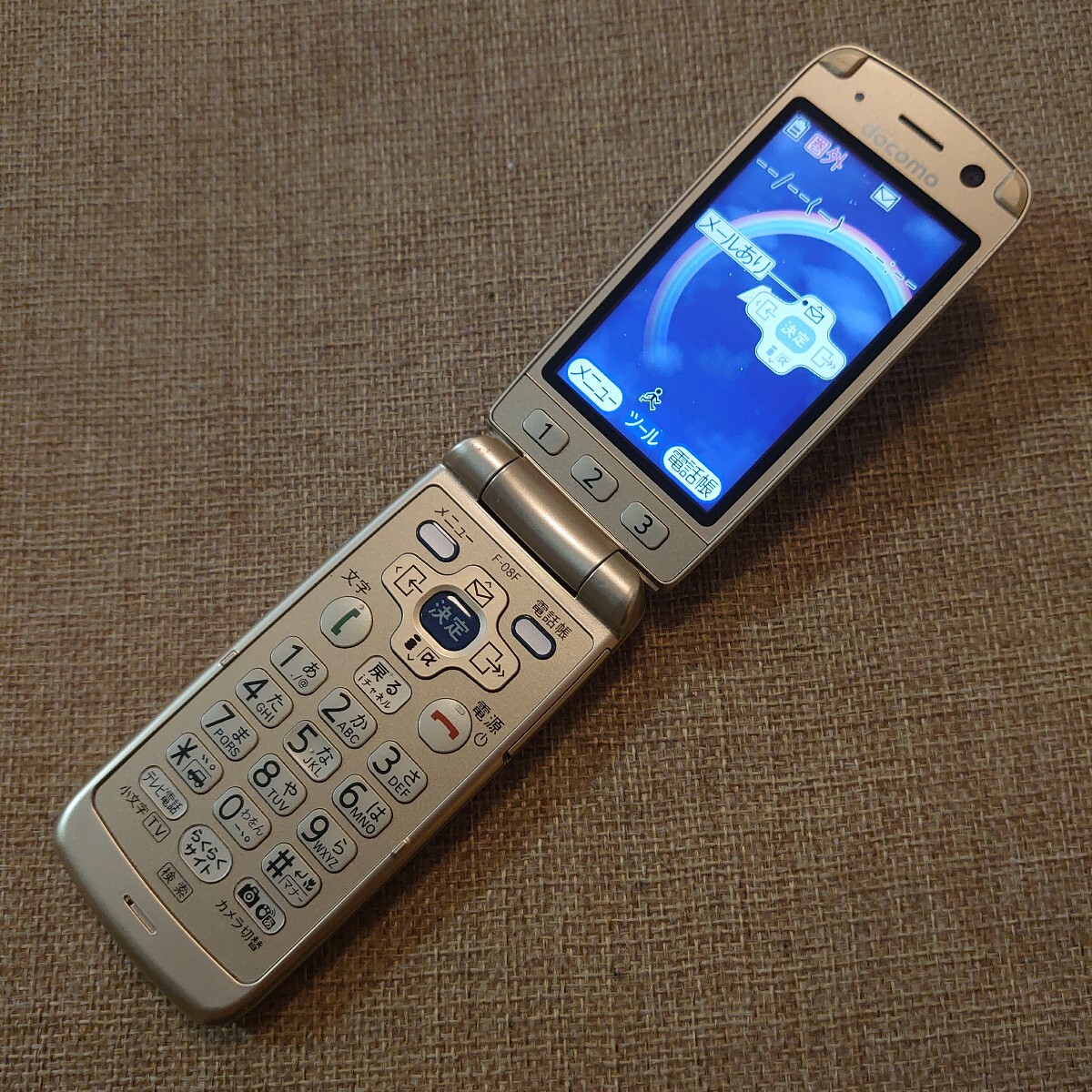 Yahoo!オークション - 美品 F-08F docomo ゴールド