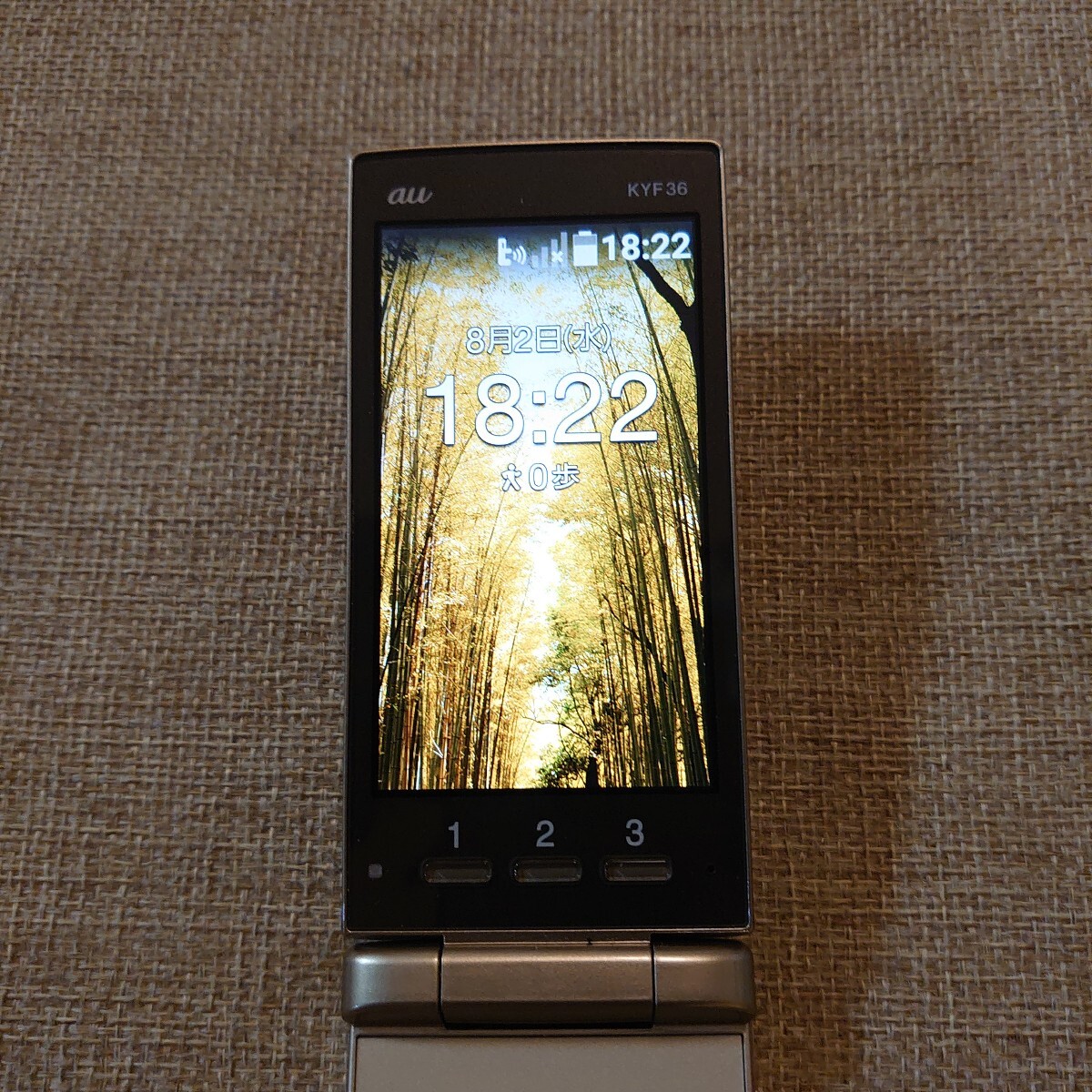Yahoo!オークション - 美品 KYF36 au ゴールド