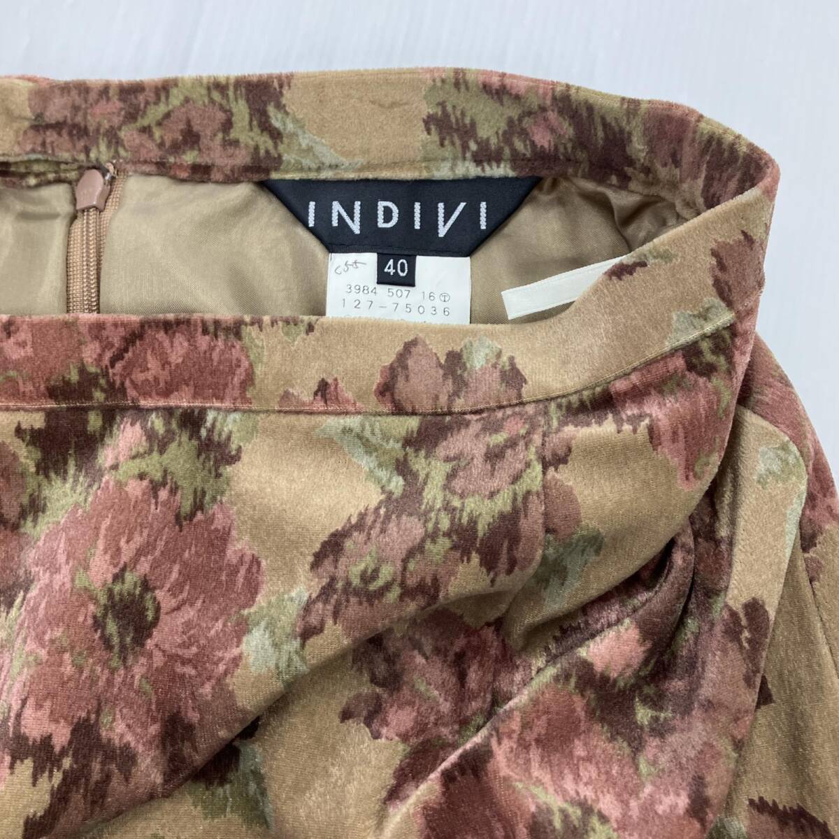 Yahoo!オークション - INDIVI インディヴィ 花柄 ベロア スカート size...