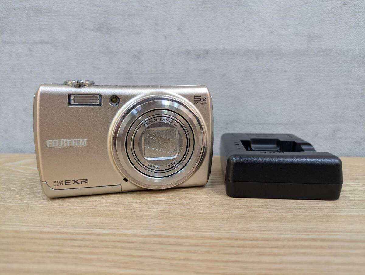 #24219 コンパクトデジタルカメラ FUJIFILM 富士フイルム FINEPIX F200EXR 通電 シャッターOK 充電器付(富士フイルム)｜売買されたオークション情報、yahooの ...