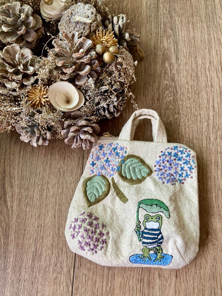 METSA ハンドメイド 手刺繍 刺繍 ポーチ ミニバッグ 梅雨 カエル 紫陽花 ハーフリネン レース編み(女性用)｜売買されたオークション情報、yahooの商品情報をアーカイブ公開 ...