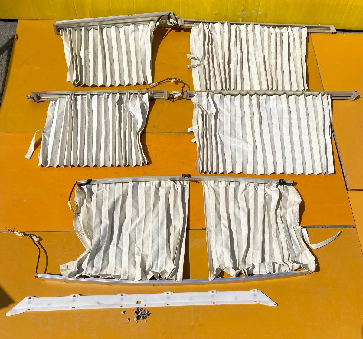 Yahoo!オークション - ZT-3715] 純正トヨタ アルファード MNH10 H19年 ...