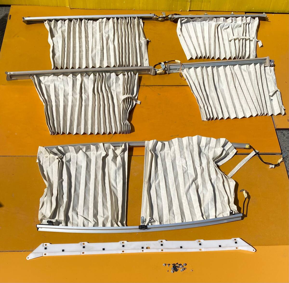 Yahoo!オークション - ZT-3715] 純正トヨタ アルファード MNH10 H19年 ...