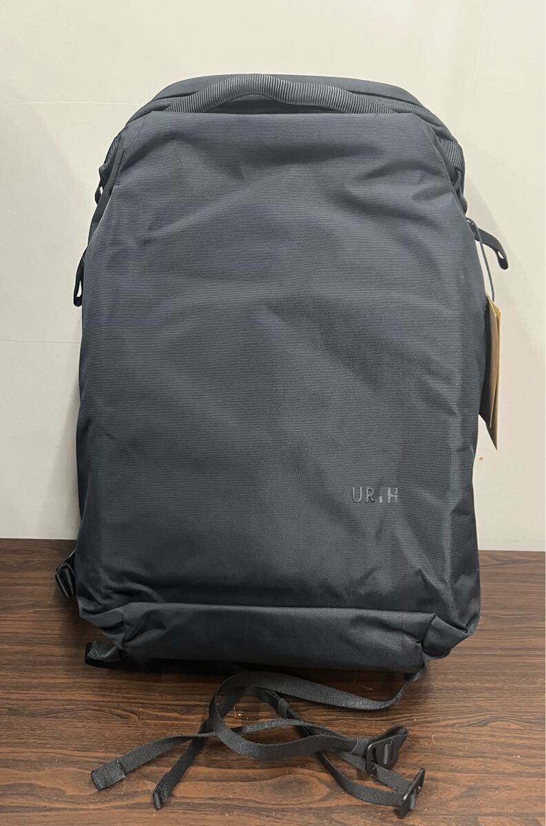 Yahoo!オークション - 新品 タグ付 Urth ノーライト 24L リュックサッ...