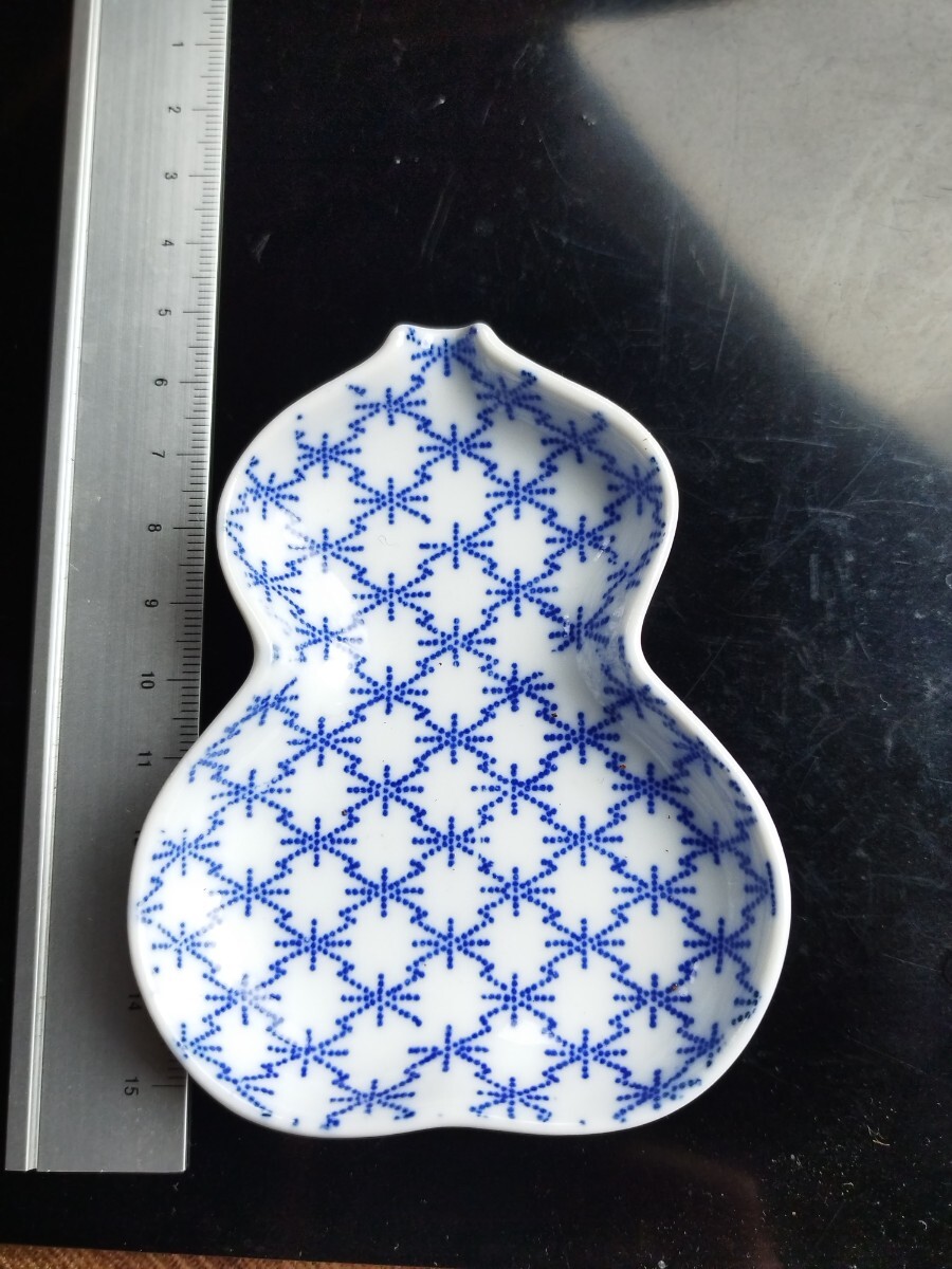 瓢箪豆皿 波佐見焼 白岳窯 レターパック(小皿)｜売買されたオークション情報、yahooの商品情報をアーカイブ公開 - オークファン（aucfan.com）