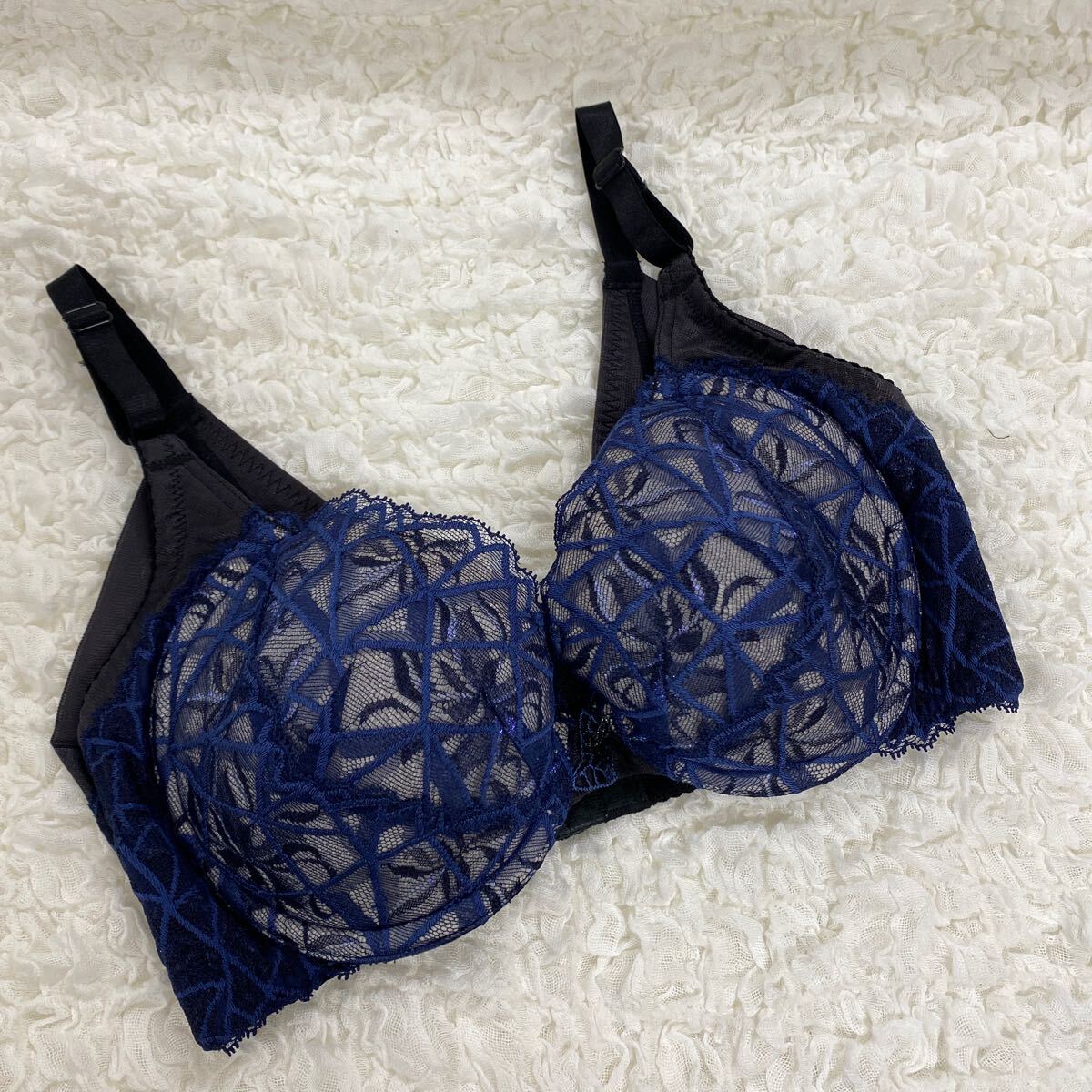 Yahoo!オークション - マルコ 補正下着 カーヴィシャス ブラジャーD75 ...