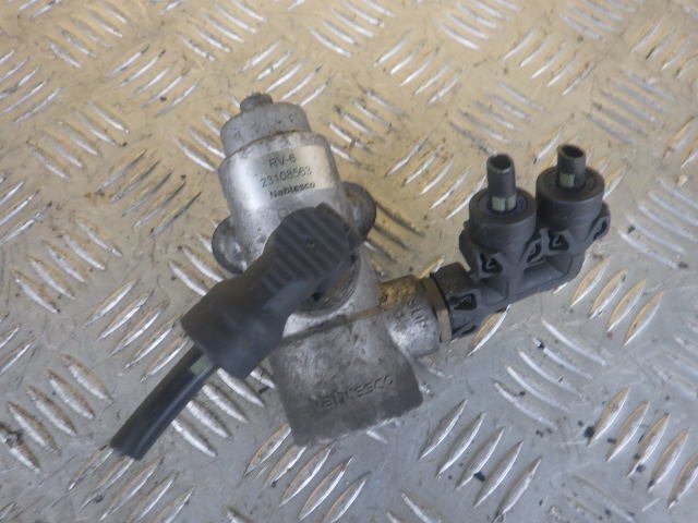 Yahoo!オークション - r616-16 日産 UD トラックス クオン バルブ リレ...