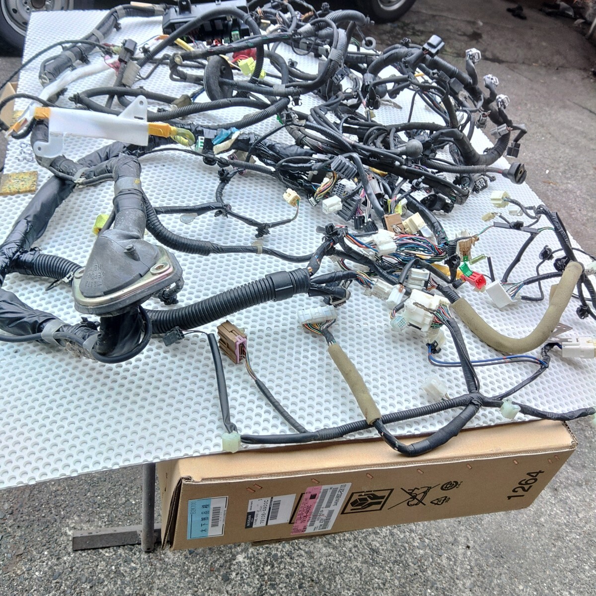 Yahoo!オークション - u61v ミニキャブ u71v クリッパー メインハーネ...