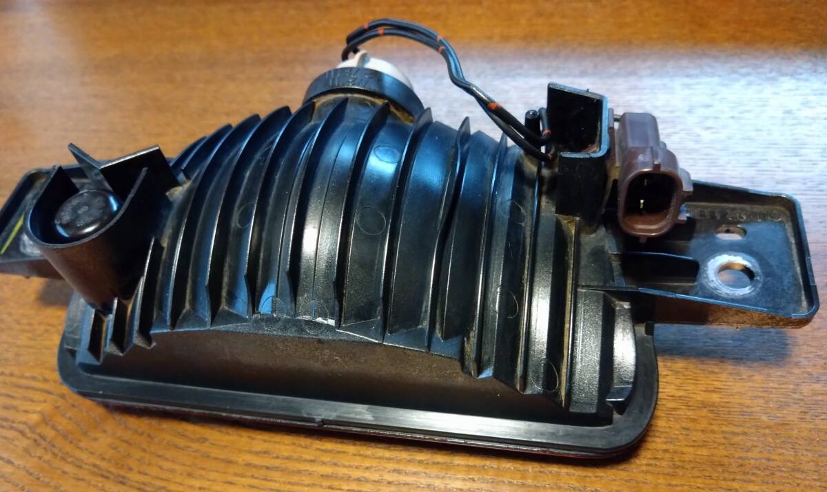 Yahoo!オークション - V93パジェロ リアフォグランプASSY（バルブ有）