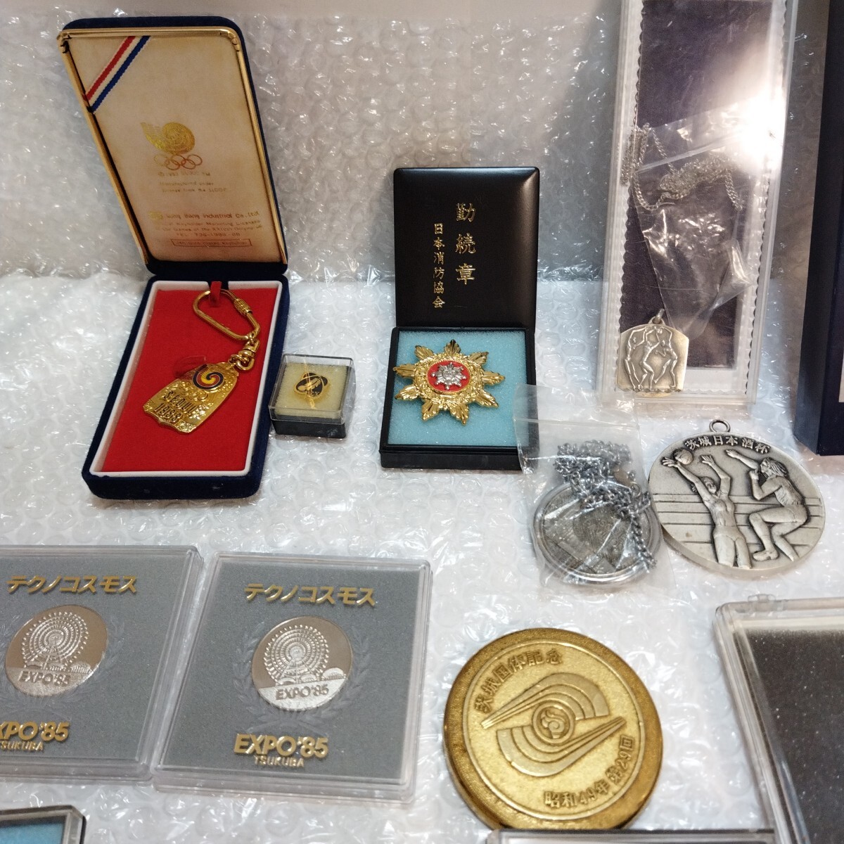 Yahoo!オークション - 【プチプチ含め総重量1 252g】記念メダル バッジ...