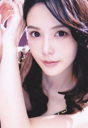 Yahoo!オークション - 【吉高寧々】 直筆サイン入りチェキ+A4サイズ生...