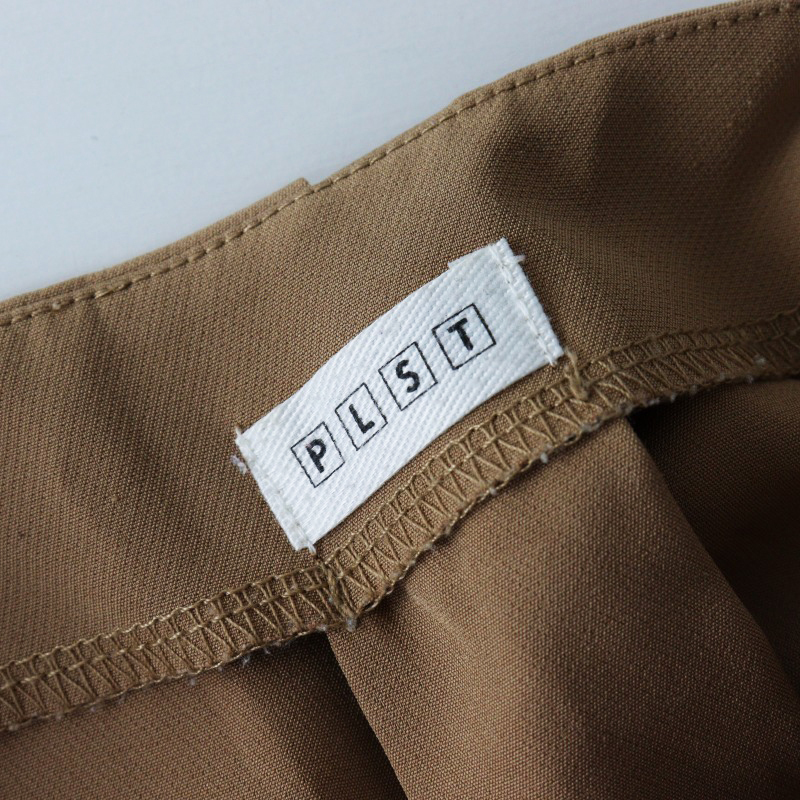 Yahoo!オークション - 美品 プラステ PLST Vネックストレッチプルオー...