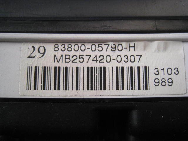 Yahoo!オークション - トヨタ アベンシス AZT250 H16年 スピードメータ...
