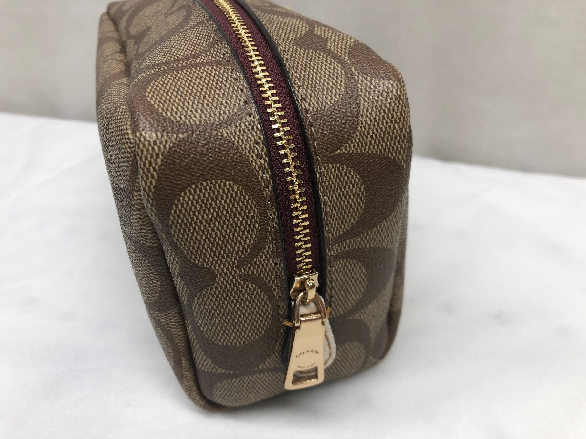 Yahoo!オークション - Coach コーチ D2132 6440 ポーチ スヌーピーコラ...