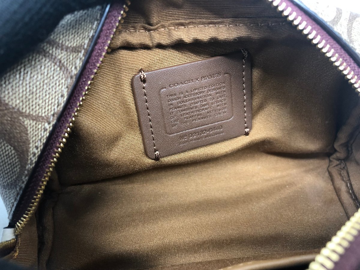 Yahoo!オークション - Coach コーチ D2132 6440 ポーチ スヌーピーコラ...