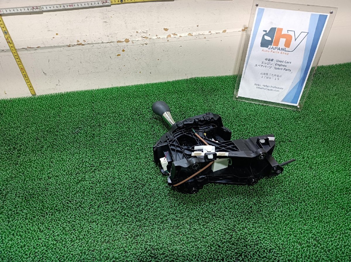 Yahoo!オークション - トヨタ シフトレバー アクア DAA-NHP10 NHP10 20...