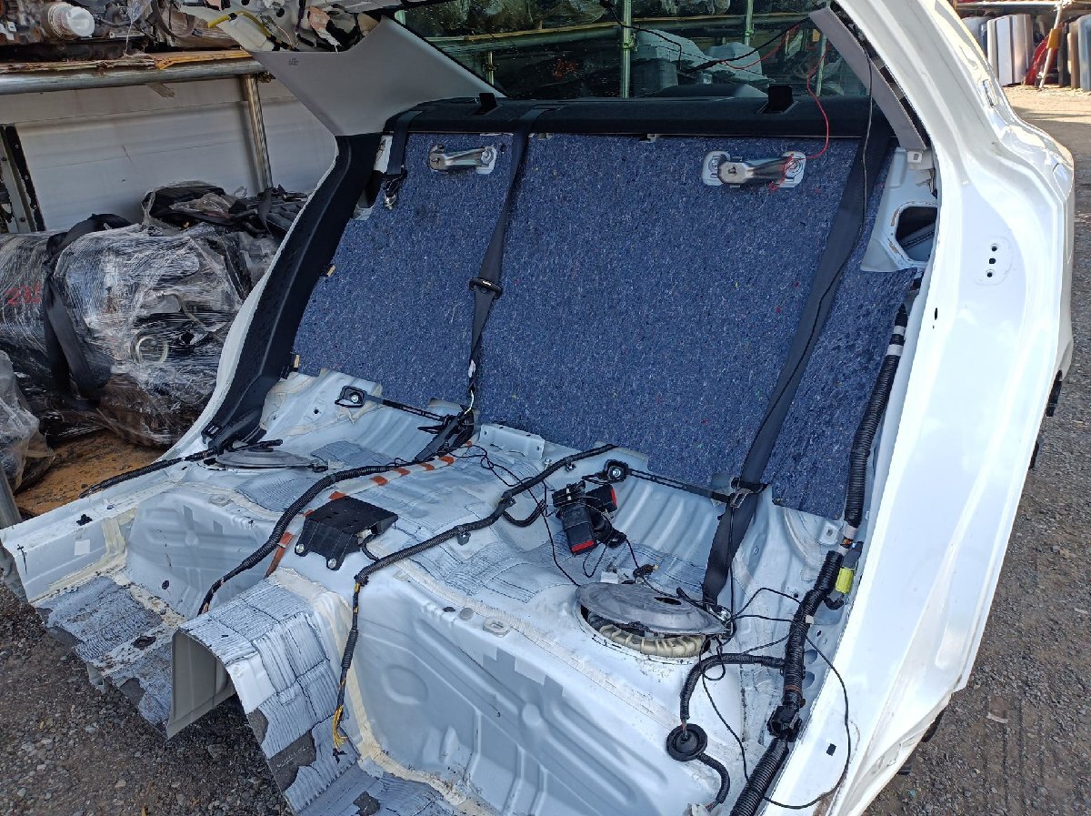 Yahoo!オークション - トヨタ リアボディカット クラウン DBA-GRS210 2...