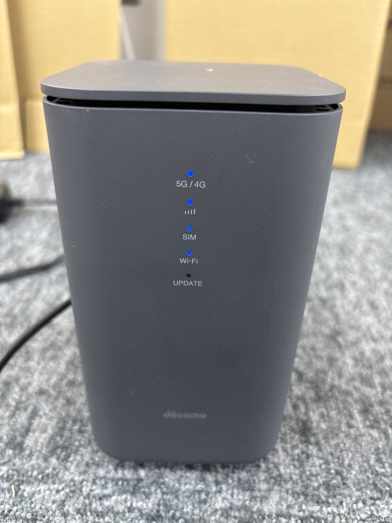 Yahoo!オークション - 183653 ②NTT docomo home 5G HR02 ルーター Wi-...