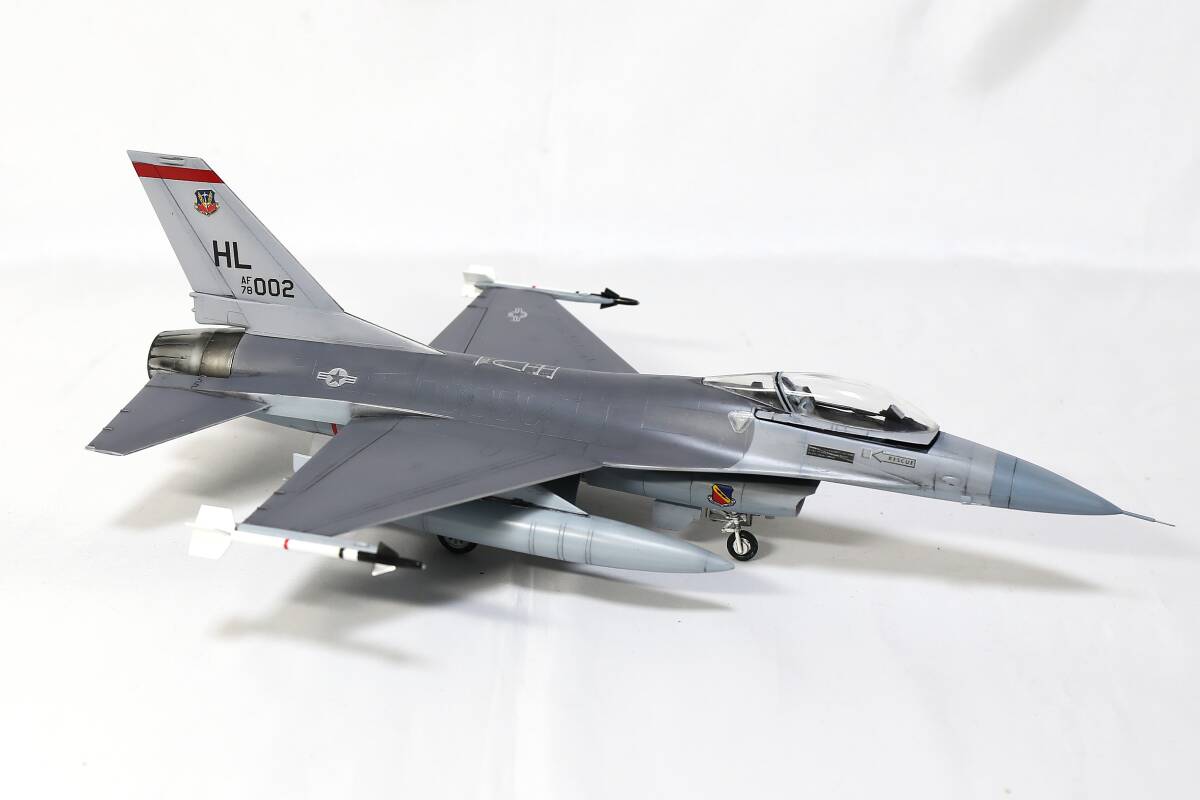 Yahoo!オークション - 完成品 モノグラム1/48 F-16 ファイティング ...