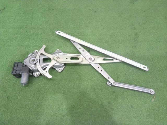 Yahoo!オークション - プリウス DAA-ZVW51 右Fドアレギュレータ・モー...