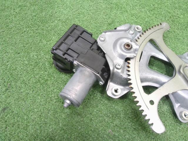 Yahoo!オークション - プリウス DAA-ZVW51 右Fドアレギュレータ・モー...