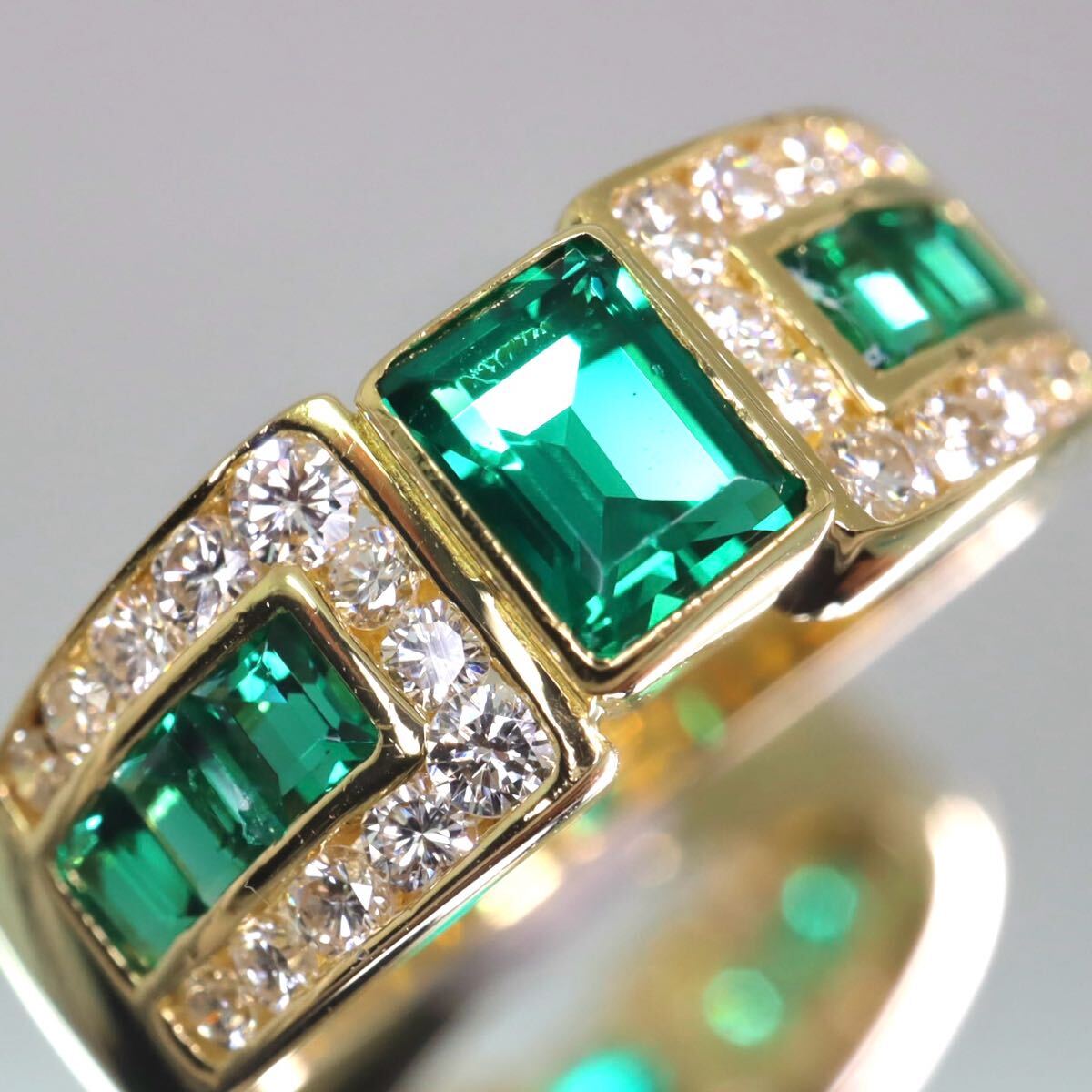 Yahoo!オークション - K18 0.65ct CRESCENT VERT(クレサンベール) エメ...