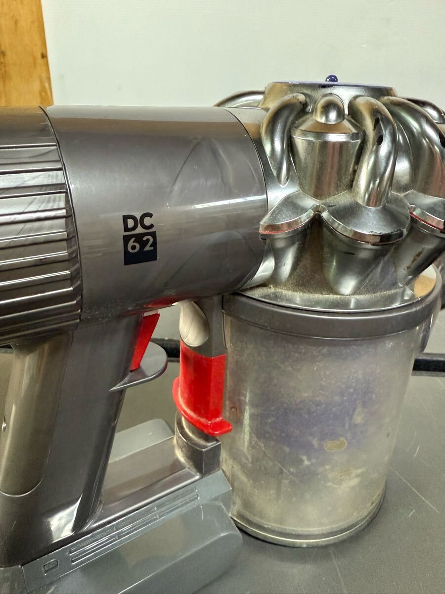 Yahoo!オークション - Dyson DC62 V6 コードレスクリーナー ダイソン ...