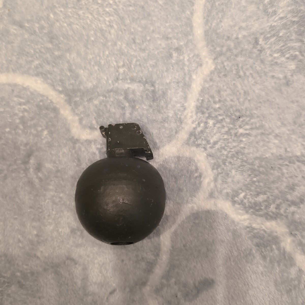 Yahoo!オークション - 米軍払い下げ品 m67手榴弾 底部穴開け加工安全品...