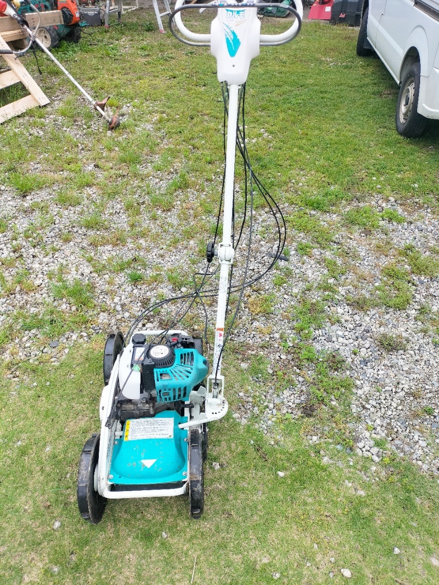 Yahoo!オークション - クボタ自走式傾斜刈機 GC-K300D自走草刈り機