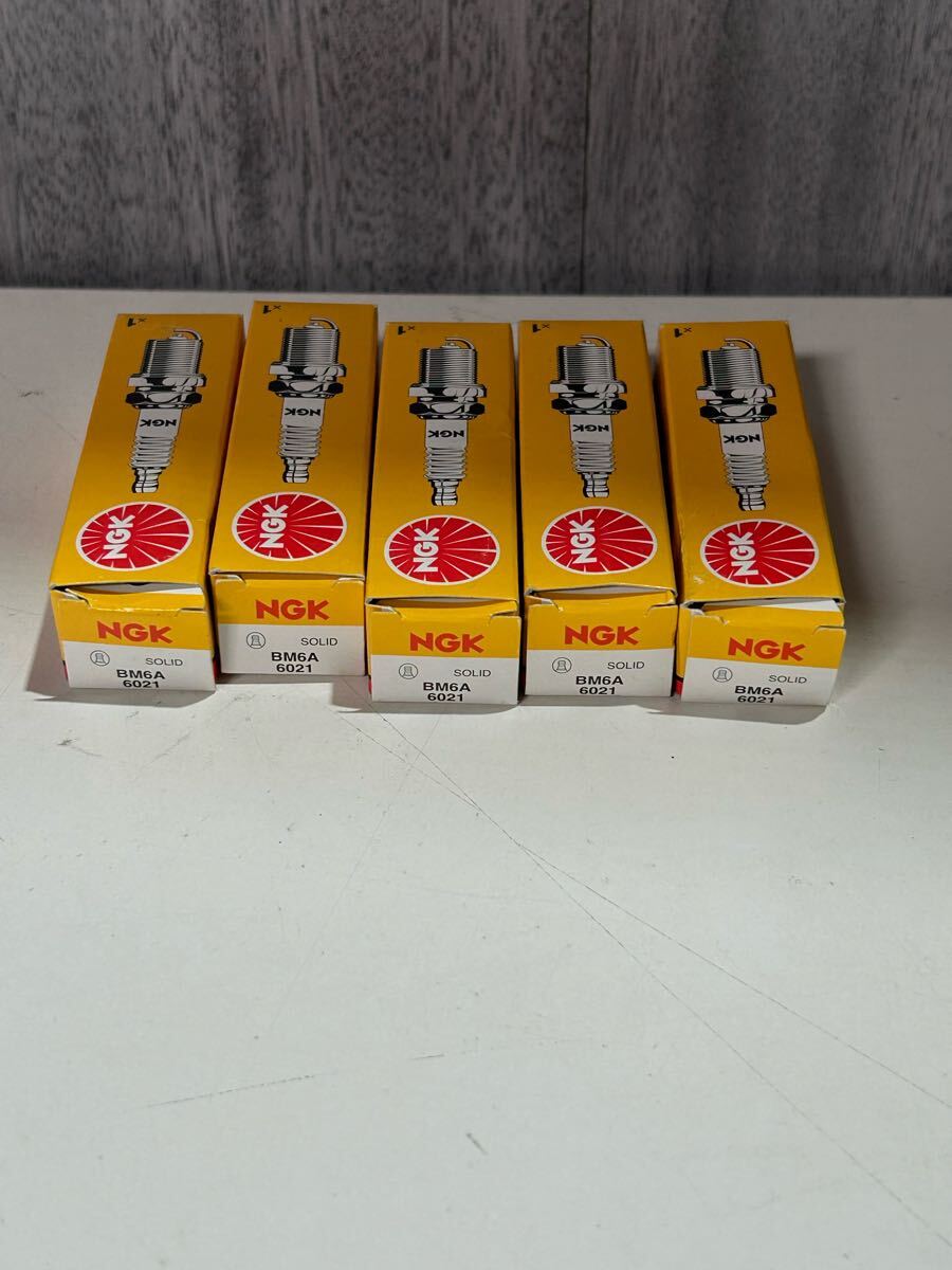 Yahoo!オークション - y050102a NGK BM6A 【6021】一体形スパークプラ...