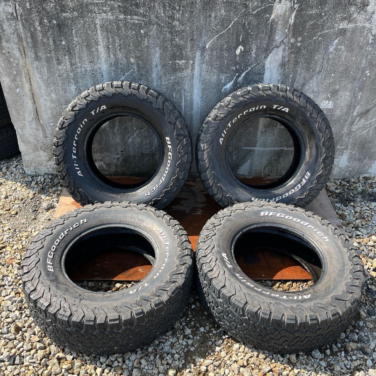 Yahoo!オークション - 【52】札幌即発送 285/70R17 BFグッドリッチ KO2...