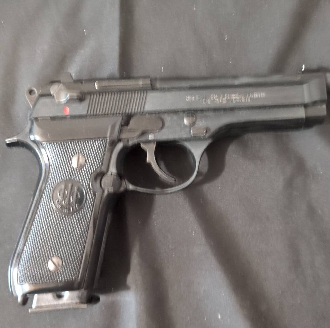 Yahoo!オークション - (a3)【極美品/新品同様】 スズキ ベレッタ M92SB...