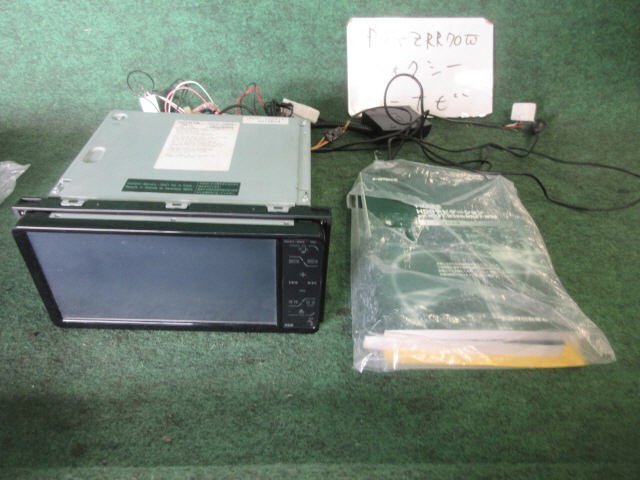 Yahoo!オークション - 9kurudepa H20年 ヴォクシー DBA-ZRR70W カーナ...