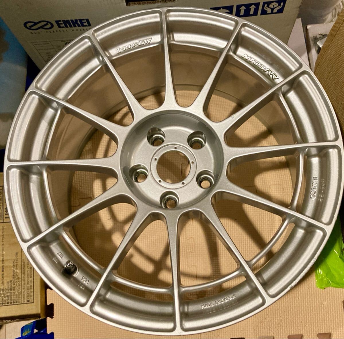 Yahoo!オークション - エンケイ NT03RR 9.5J +27 PCD114.3 5H