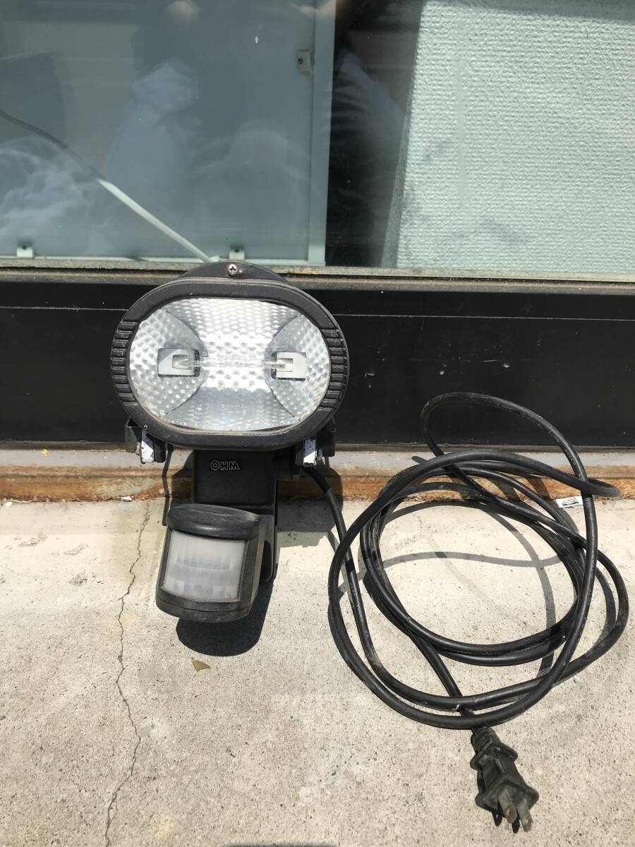 Yahoo!オークション - 0757 OHM センサーライト（OHR-155） 100V ハロ...