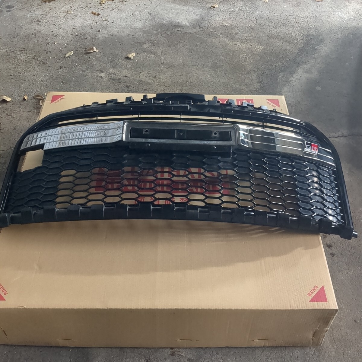 Yahoo!オークション - アクア NHP10 GRスポーツ グリル 53101-52570