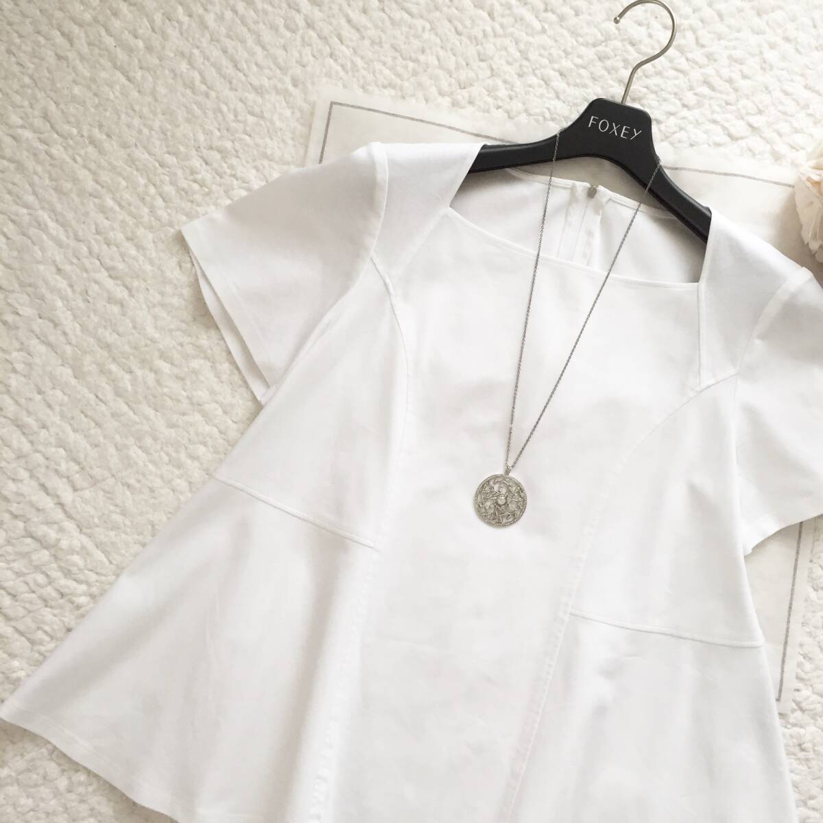 Yahoo!オークション - フォクシー foxey【2022年7月DM掲載】ブラウス ...