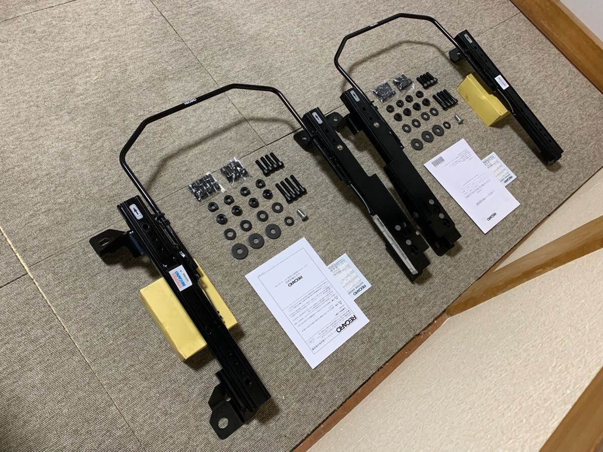 Yahoo!オークション - RECARO ヴィッツ P131 シートレール 左右セット ...