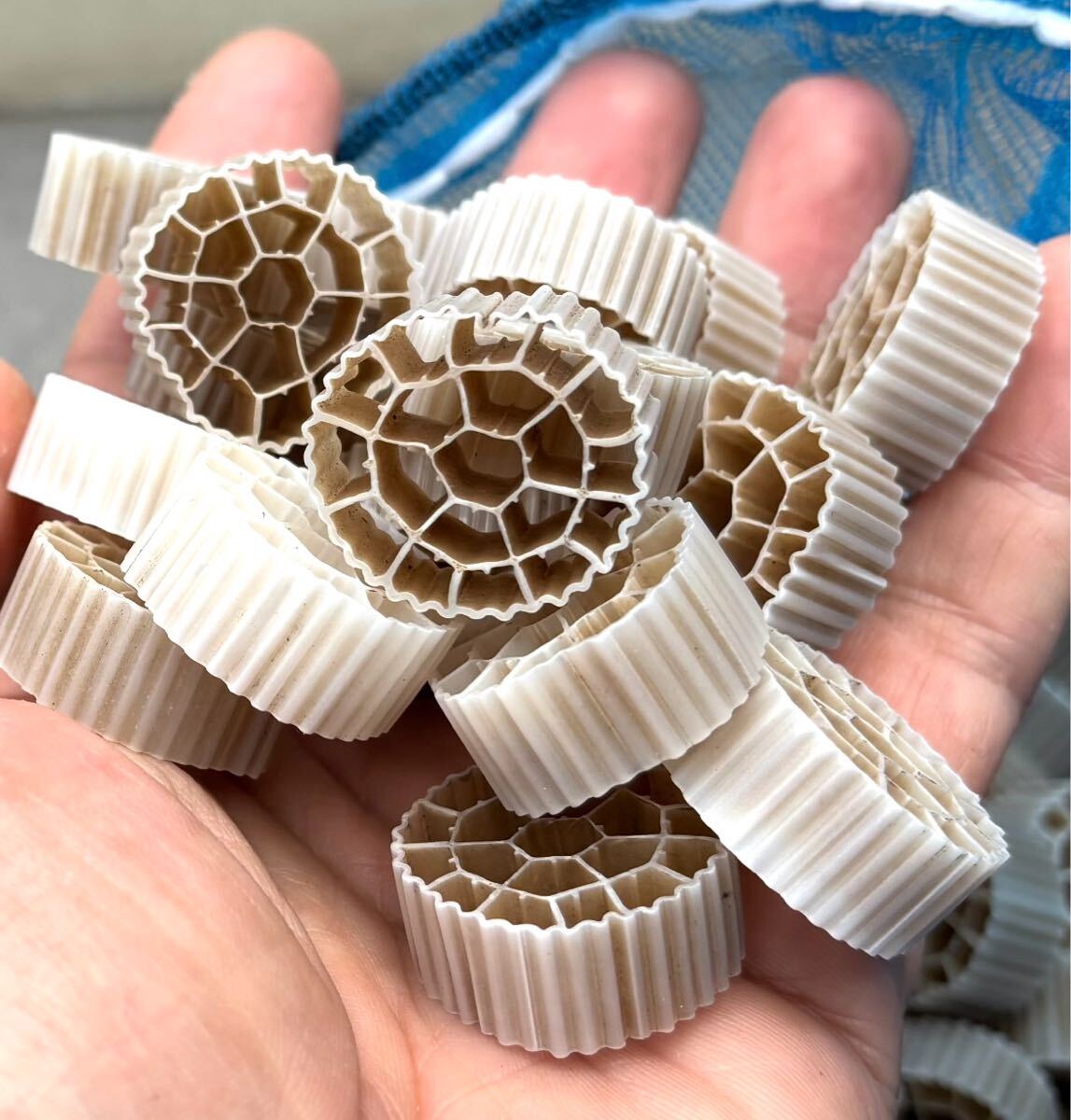 Yahoo!オークション - 濾過材 MBBR 水質浄化 アクアリウム 流動床式 ...