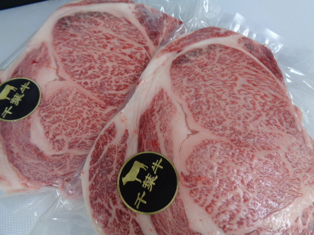 Yahoo!オークション - 千葉牛5牝 超特リブロース（ステーキ） 1 84...