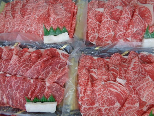 Yahoo!オークション - 千葉牛A5牝 超特肩肉＆モモ（コマ） 4kg （3...